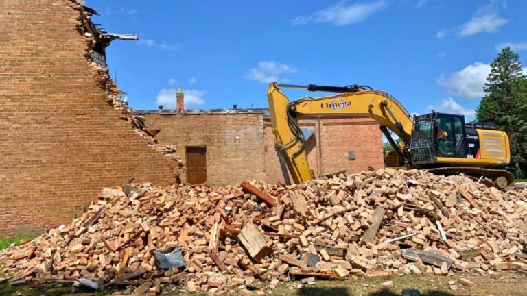 What Is the Difference between Demolition and Dismantling - Omega What Is the Difference between Demolition and Dismantling - Omega